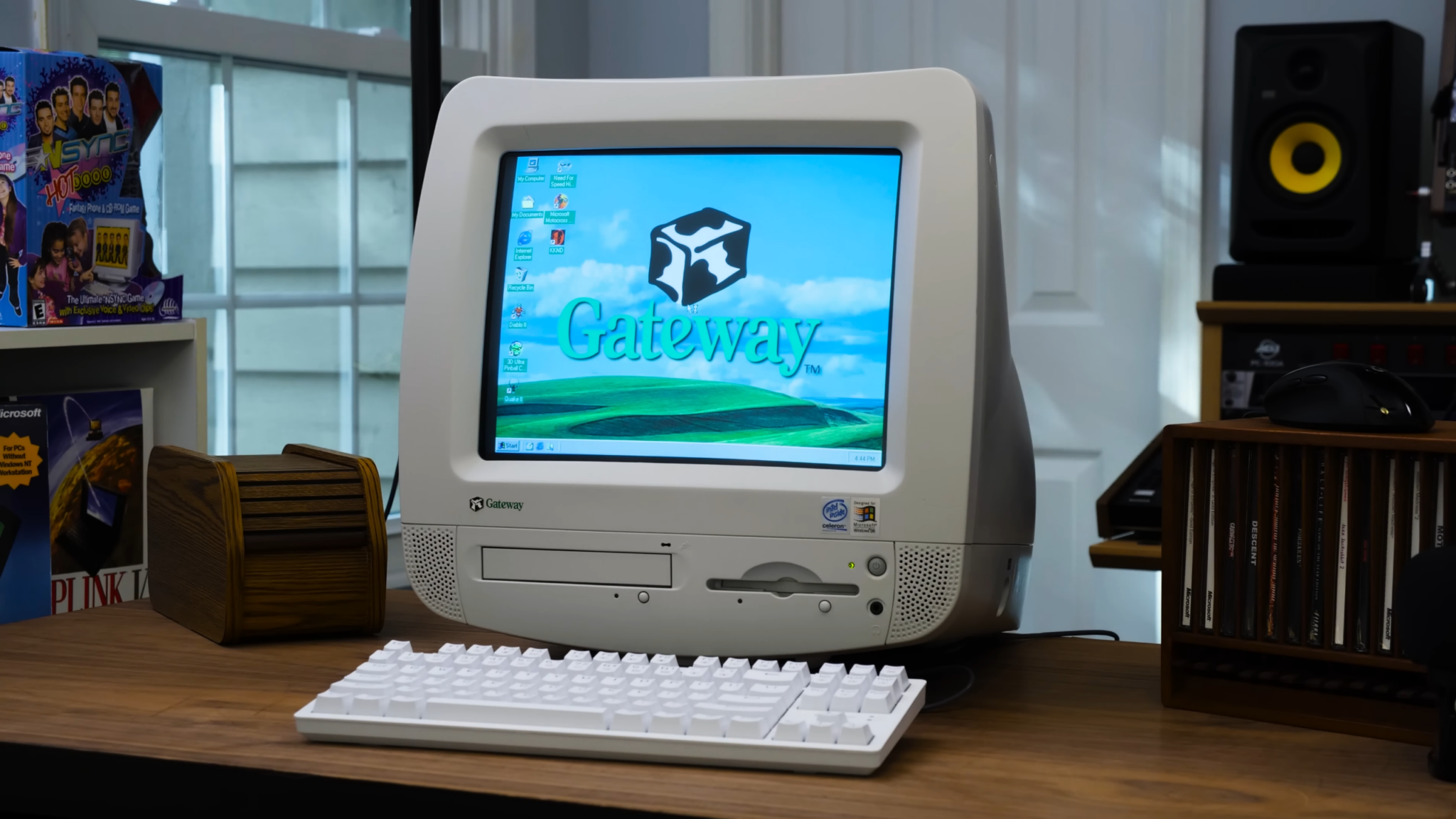 Retro SFF: LGR Looks at Gateway Astro All-In-One PC From 1999 – SFF ...